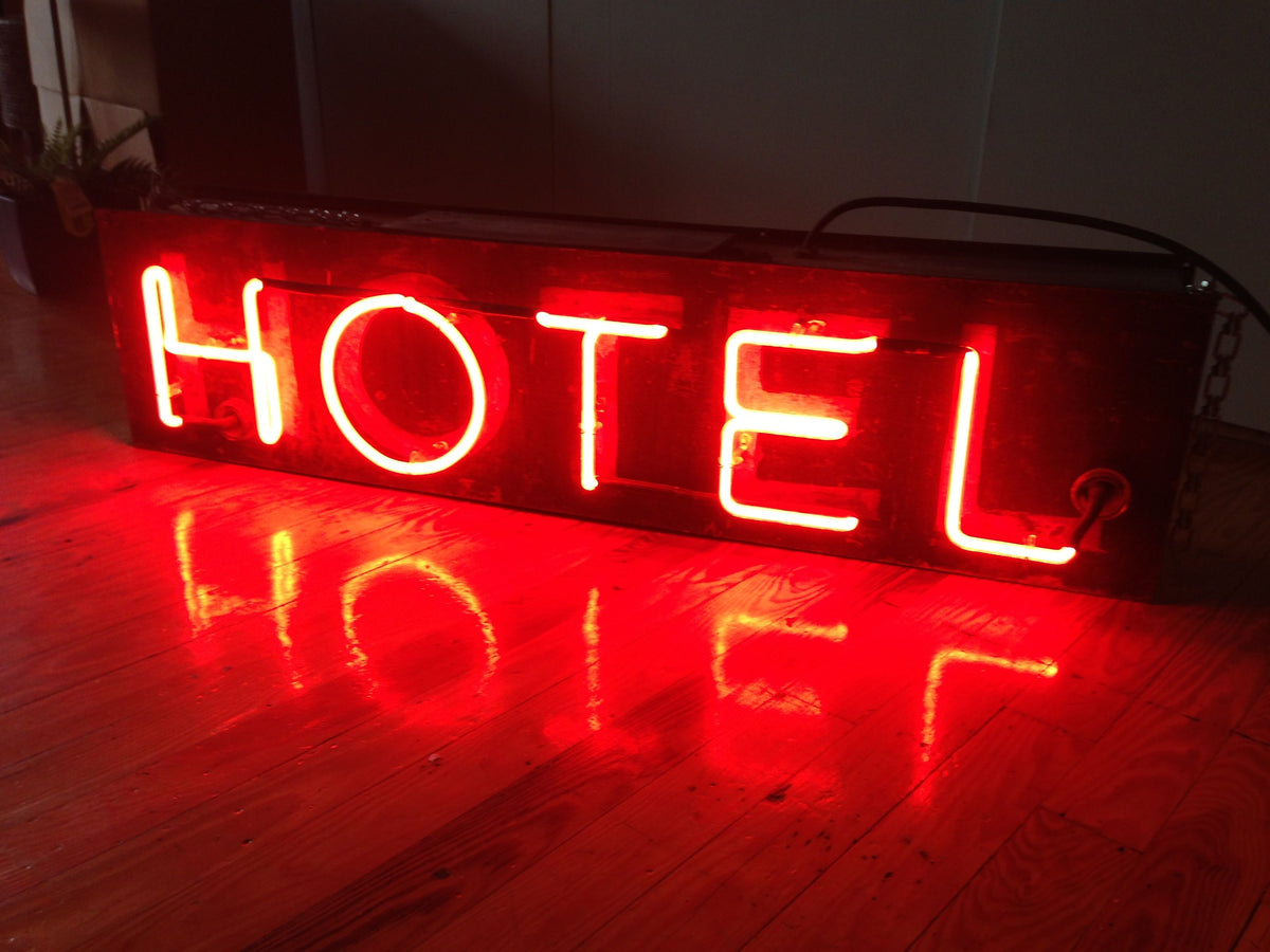 HOTEL – Neon Williams